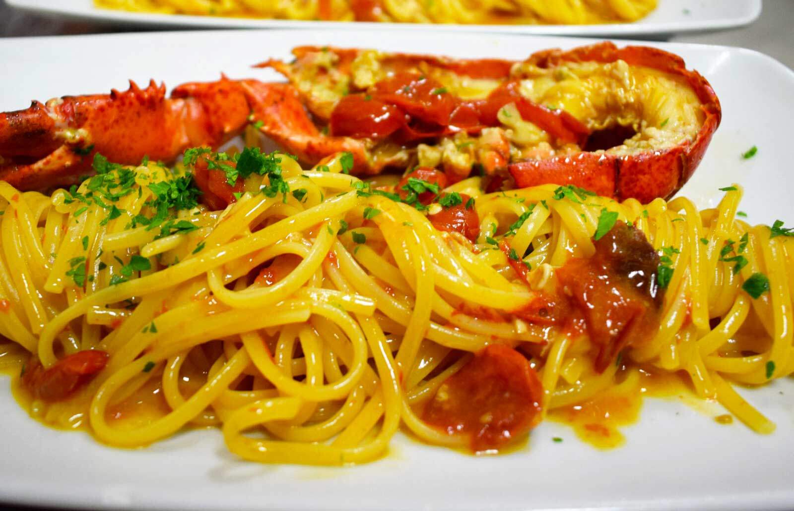 Trattorie E Ristoranti Tipici A Napoli Ecco Dove Mangiare Bene I