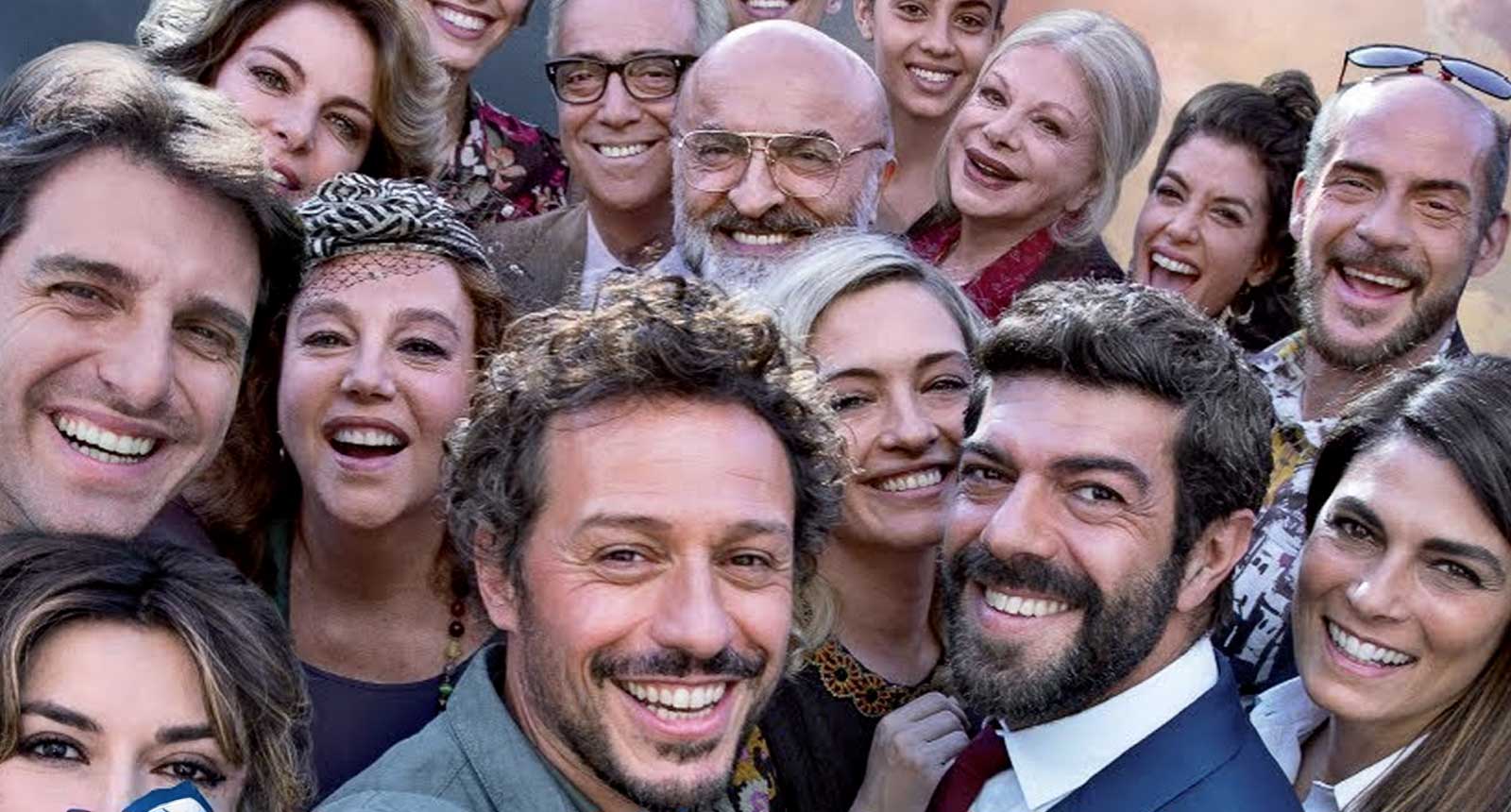 “A casa tutti bene” su RaiPlay: trama, recensione e trailer ...