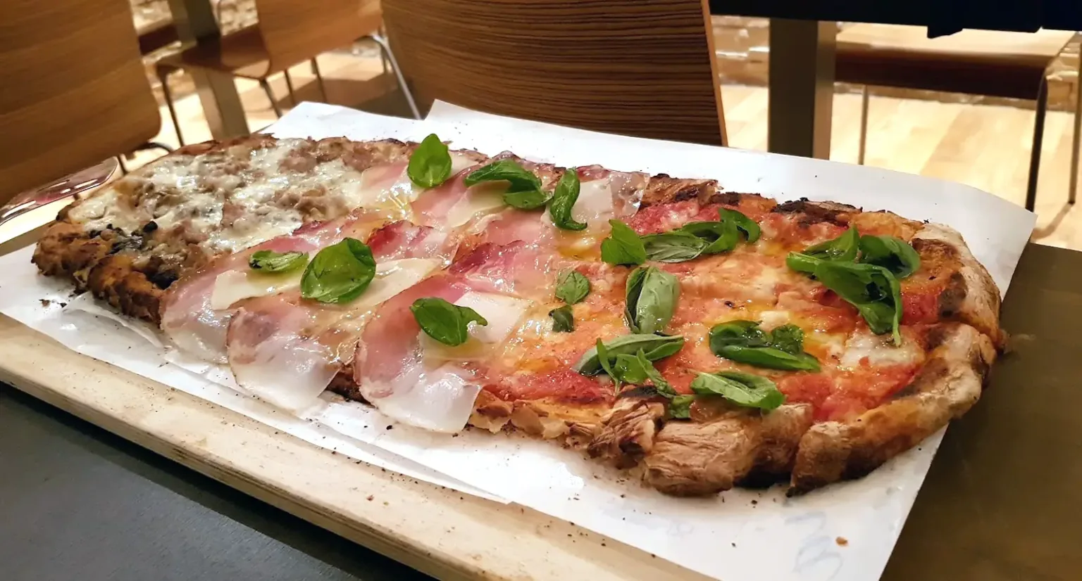 Vico Equense, la città della pizza a metro. - Agendaonline.it